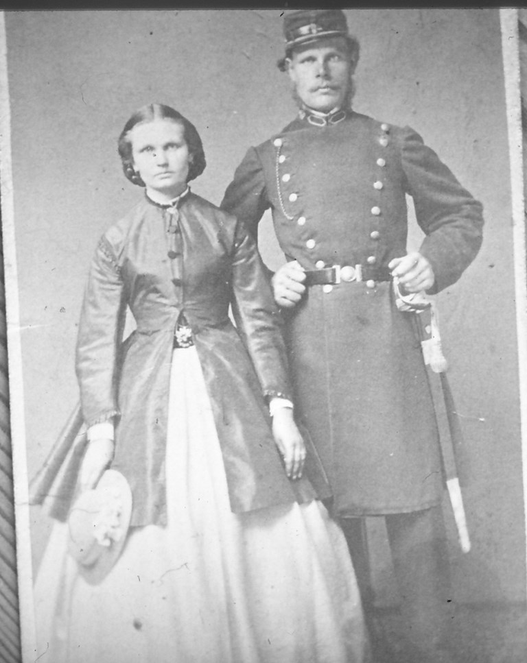 b 40 släkt t Georg Ahlin. soldat Gustaf AronX Ahlin 1843-1913 med maka ...