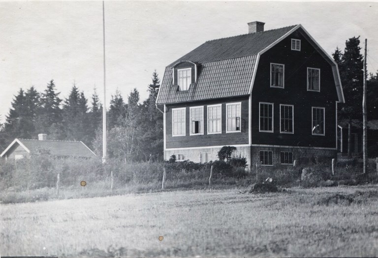 A5-48 Sanda skola före branden.jpg?w=768