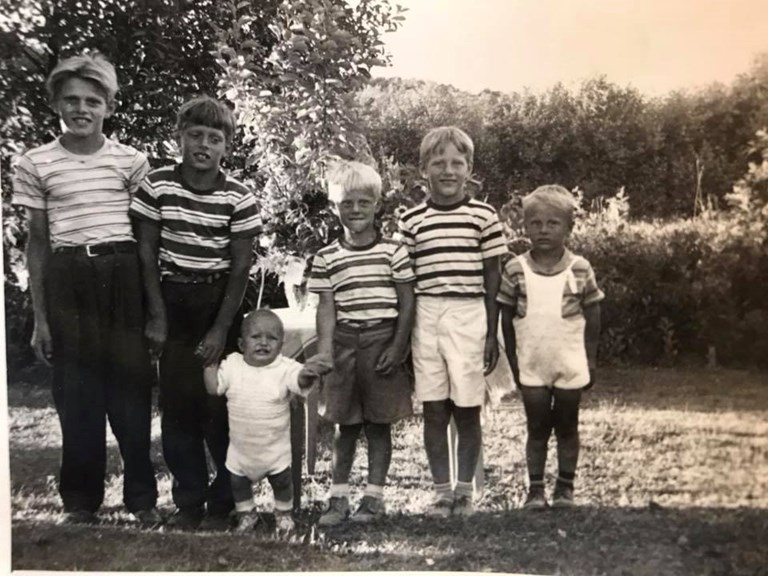 Bröderna Eriksson Sven-Erik Lars-Ove Kjell-Arne Jan-Åke Klas-Göran Karl ...