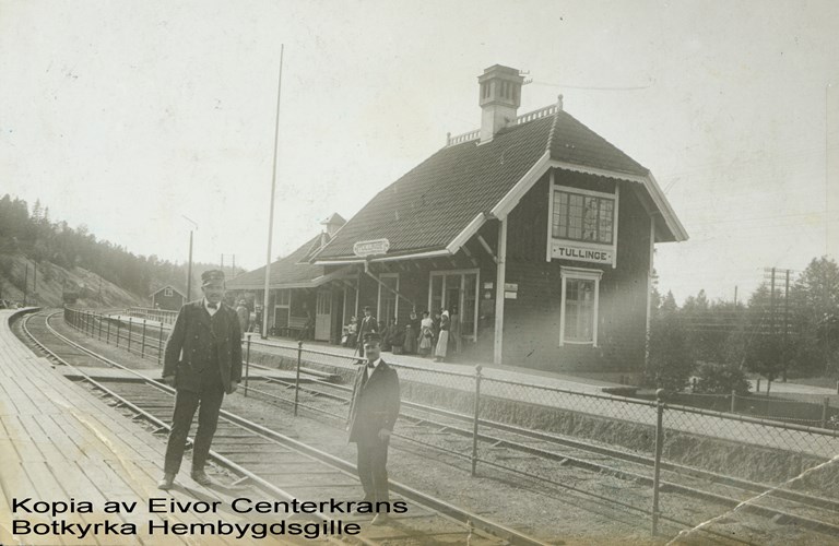 Tullinge stationshus o spår 1914.jpg