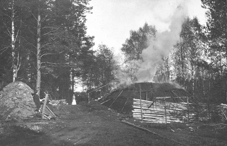 Kolmila och kolarkoja 1912