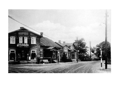 V Vram, Tollarp, Vy från torget, 77-68,35