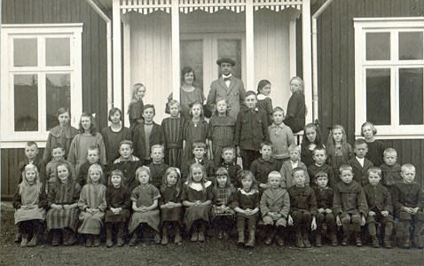 Skolfoto Mosstakans nya skola 1925