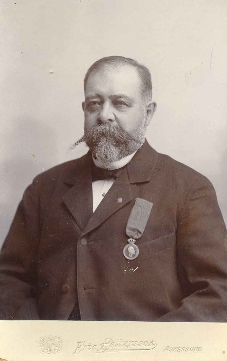 KARL Edström, Estabo