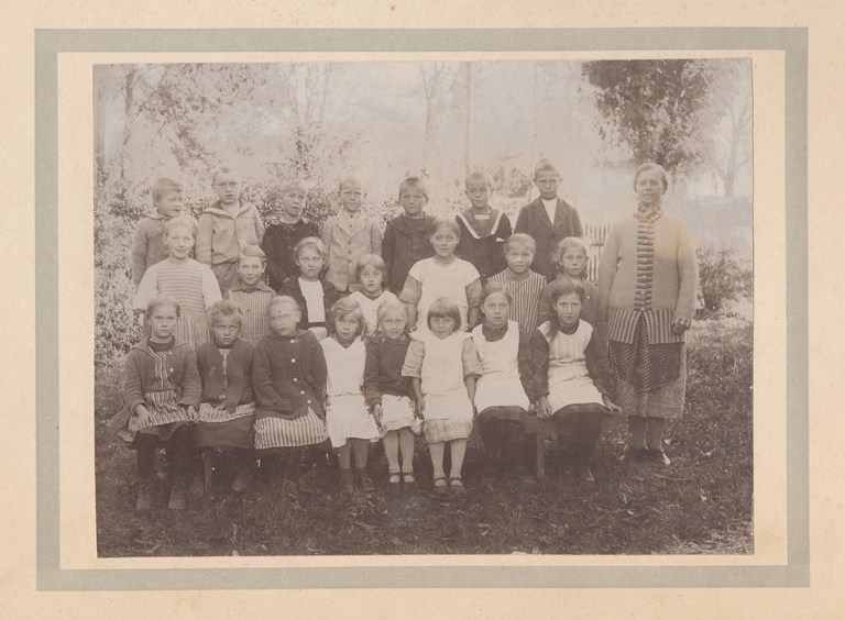 Skolfoto år 1925 el. 1926